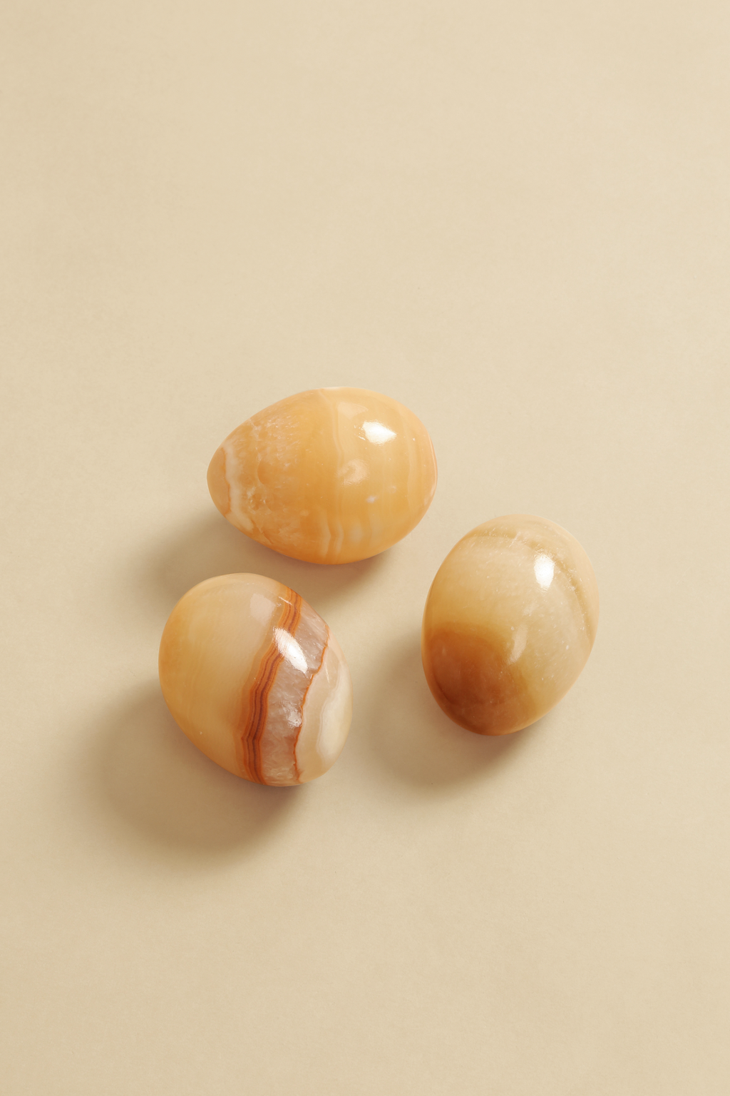 Artisanal Decor Alabaster Eggs: Timeless Treasure – SŪQ